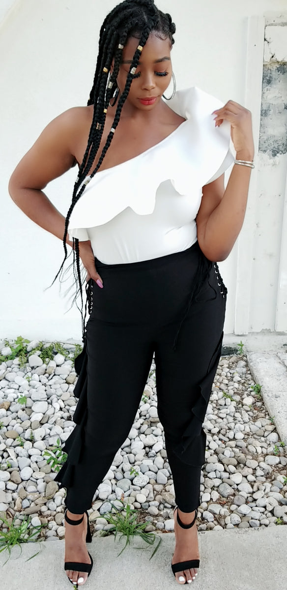 GIRL ON THE GO – Toni Clark Boutique